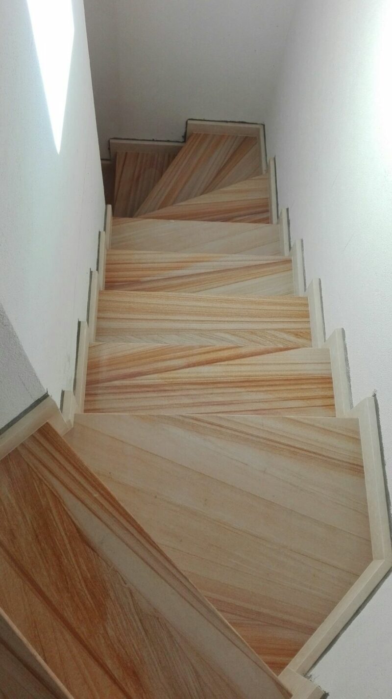 Pedate in pietra Stone Wood. Alzate in pietra Vratza – Dutto Marmi ...